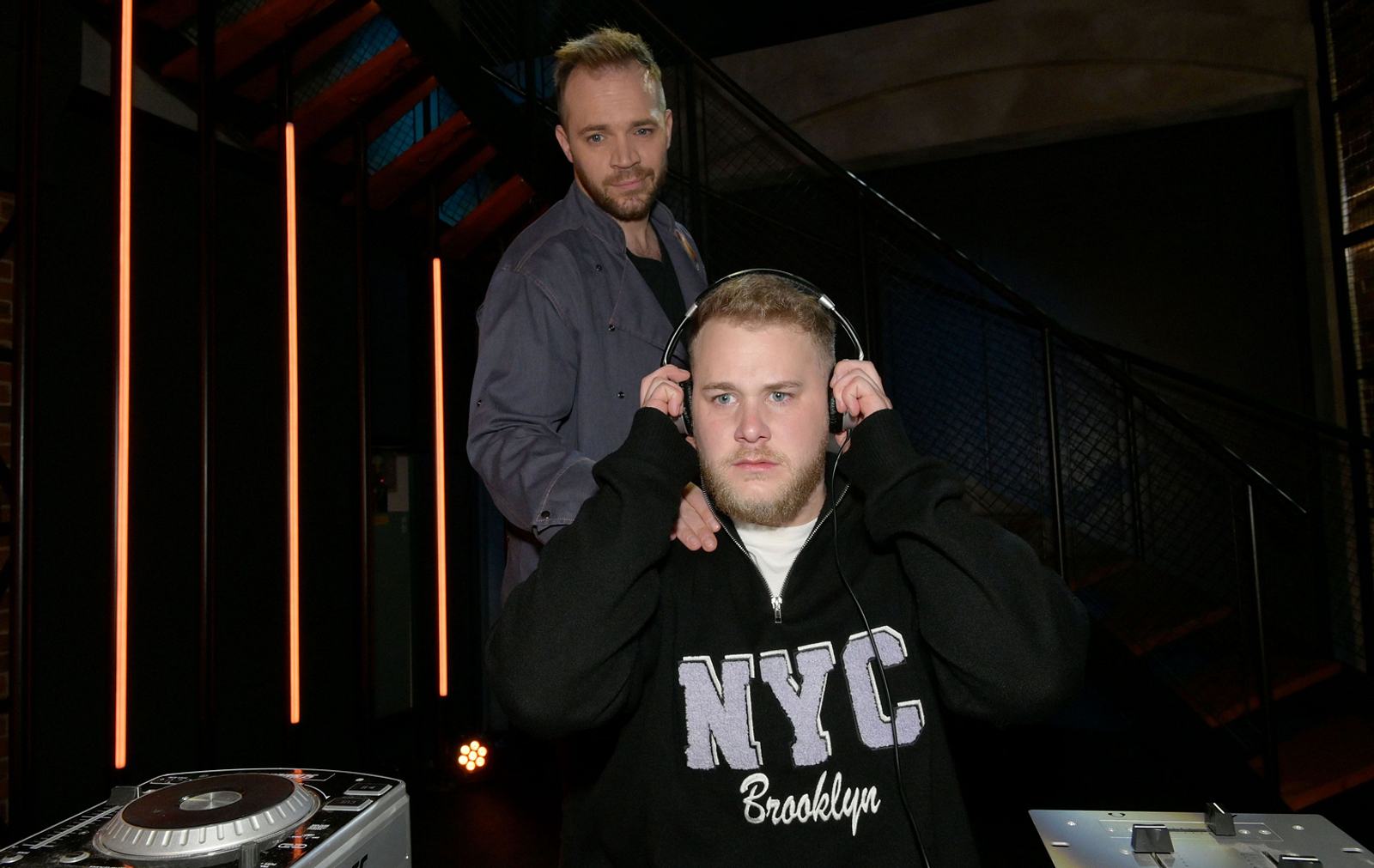 GZSZ | Nicht mehr DJ: Ein neuer Job für Jonas!