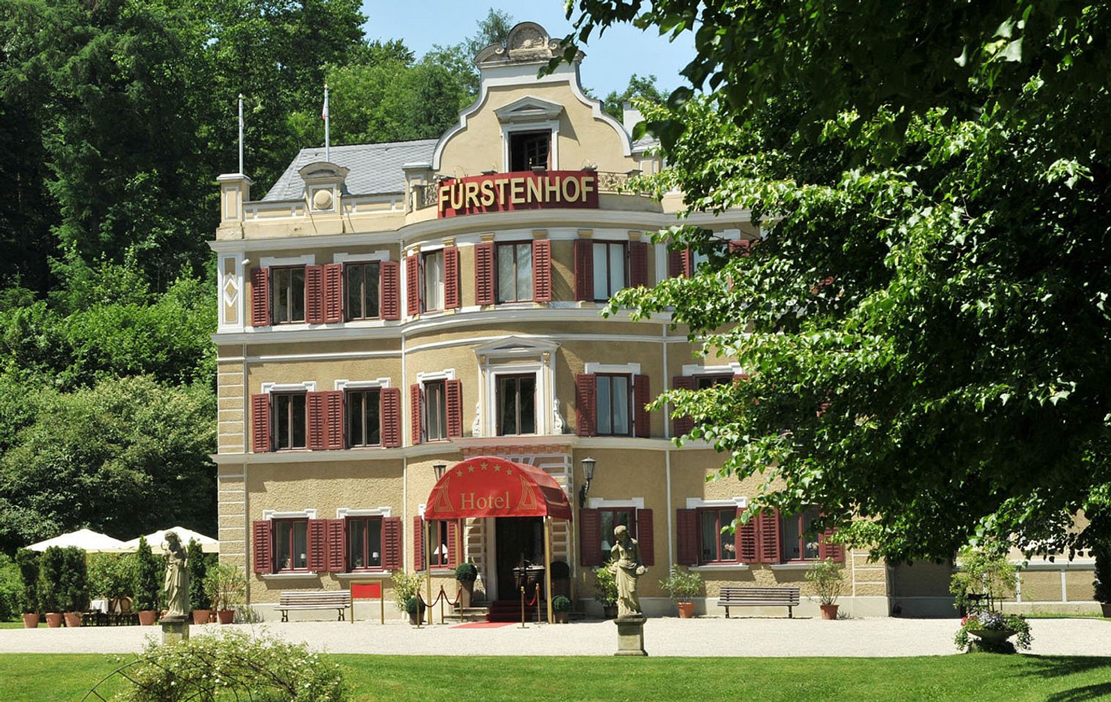 „Sturm der Liebe“: Vorschau - Gefährliche Intrige & Dreifach-Abschied ...