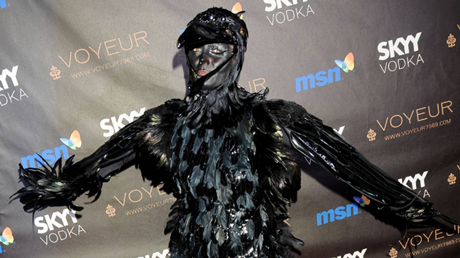 2009: Heidi Klum als Rabe | Heidi Klums legendäre Halloween-Kostüme von ...