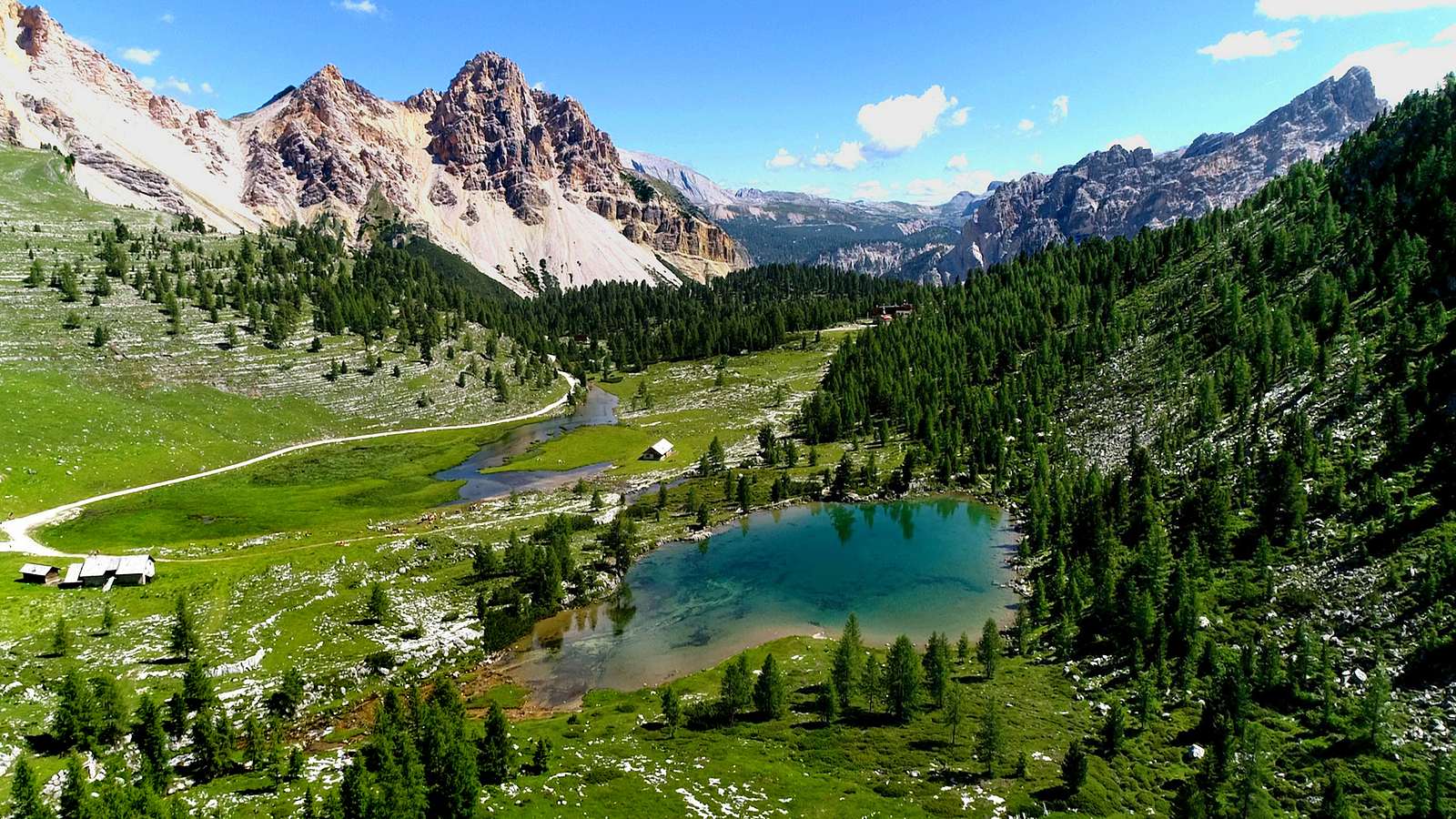 Der Zauber der Dolomiten - Von den Geislerspitzen ins Gadertal am 09 ...