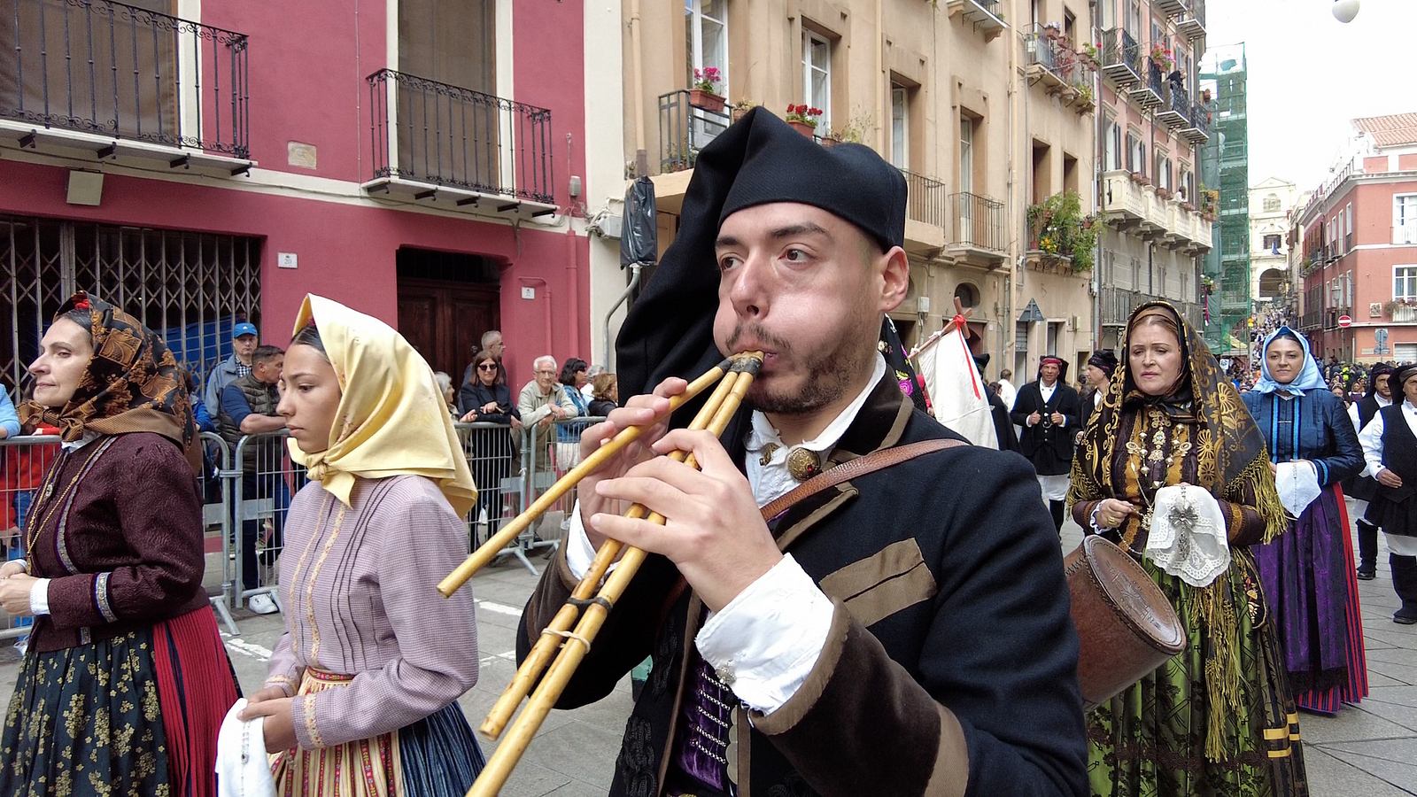Sardinien - Traumstrände und schroffe Berge am 09. Januar 2026 um 07:00 ...