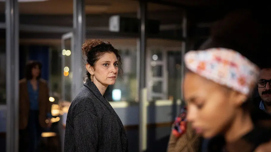 Plattfuß - Ein Cop in Neapel am 31. Dezember 2025 um 04:20 Uhr auf Sky ...