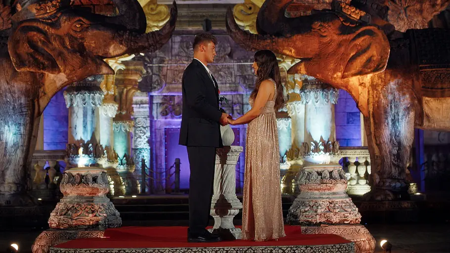 Bachelorette | Große Enthüllung um Fynn beim großen Wiedersehen