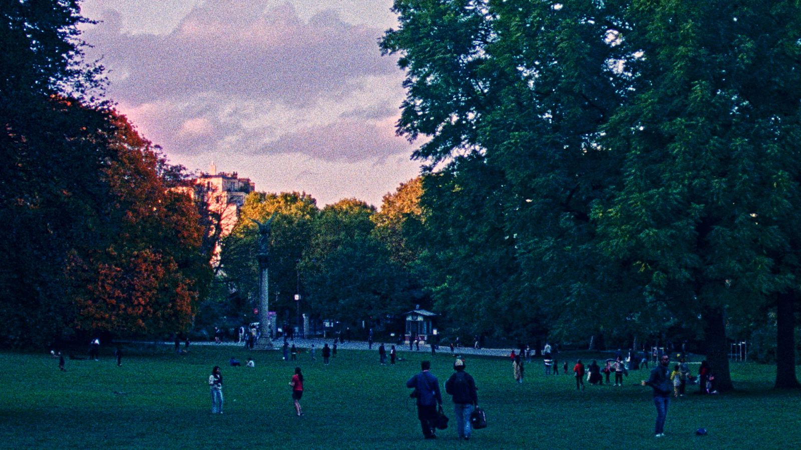 Montsouris - Ein Drehtag im Park am 29. Mai 2026 um 04:55 Uhr auf SF 2 ...