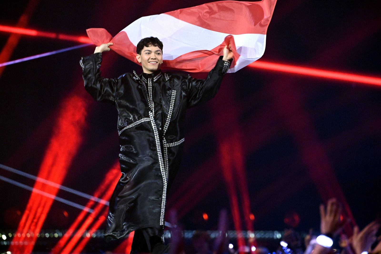 ESC 2025: JJ holt Österreich mit „Wasted Love“ den Sieg!